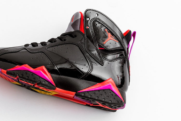Women's Air Retro 7 - Black/Bright Crimson/Anthracite – Feature