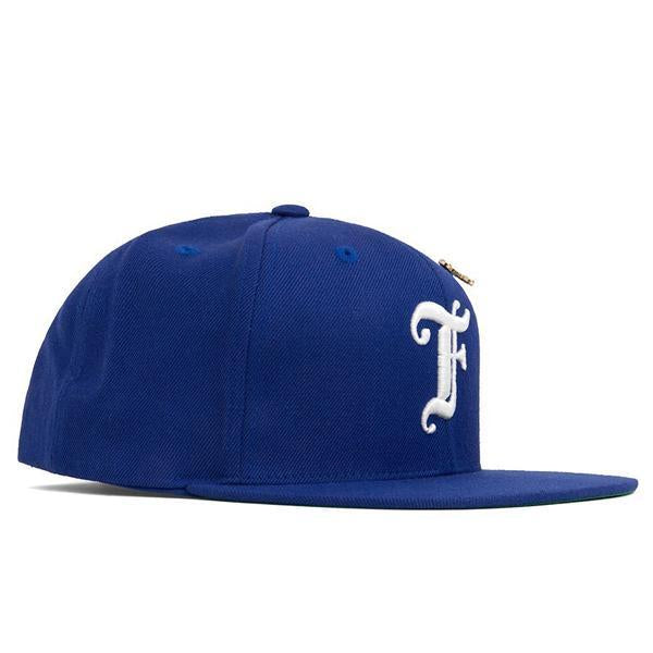 이전 영어 F Snapback w/Pin-Royal/White – Feature