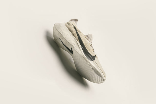 Vapor Street Flyknit - String/River Rock/Light Cream/Sail – Feature