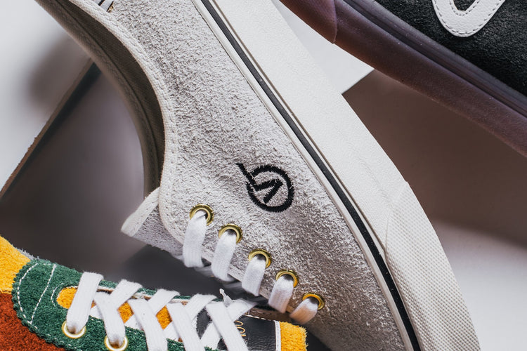 Vault x LQQK Authentic One Piece LX - Marshmallow/Translucent Gum – Feature